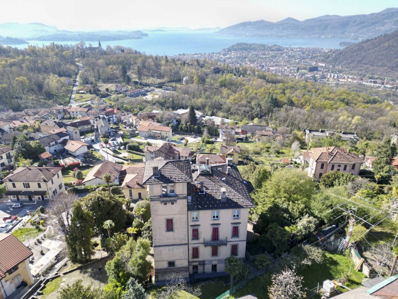 Wohnen in Jugendstilvilla mit Seeblick, Turm-Schlafzimmer, Garage und ...