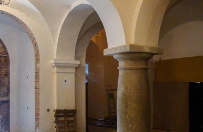 Bobrów - Schloss zu verkaufen 2025