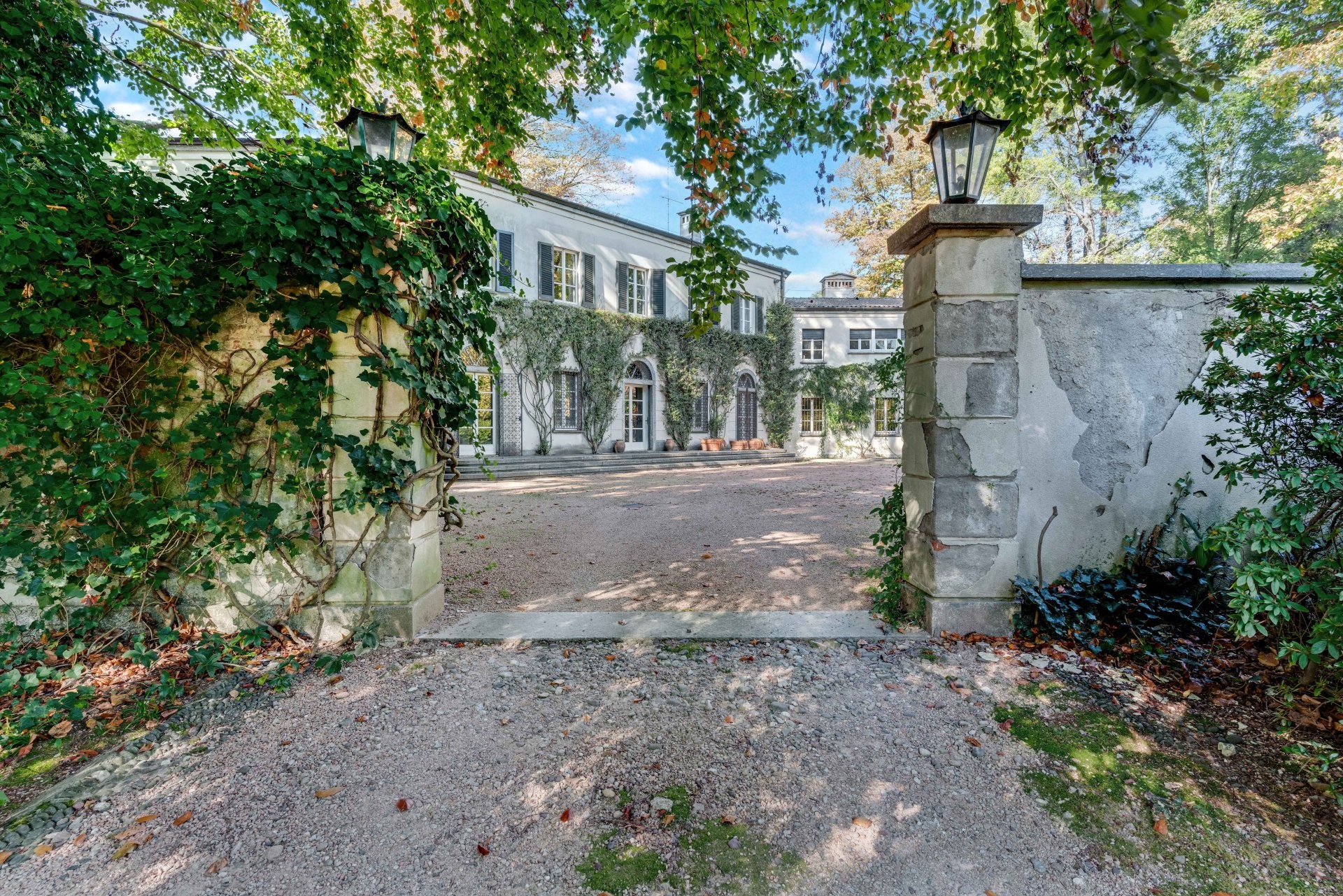 Somma Lombardo - Historische Villa kaufen Lombardei